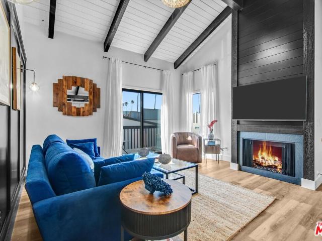 1083 Montauk Ln, Unit 3, Ventura, CA 93001 | MLS #26742 | Compass