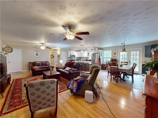 1083 Dock Road