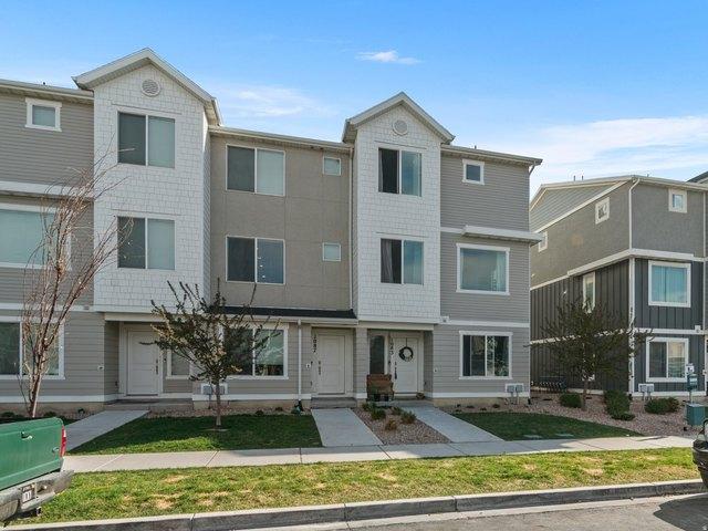 1083 E Waterway Ln, Saratoga Springs, UT 84045