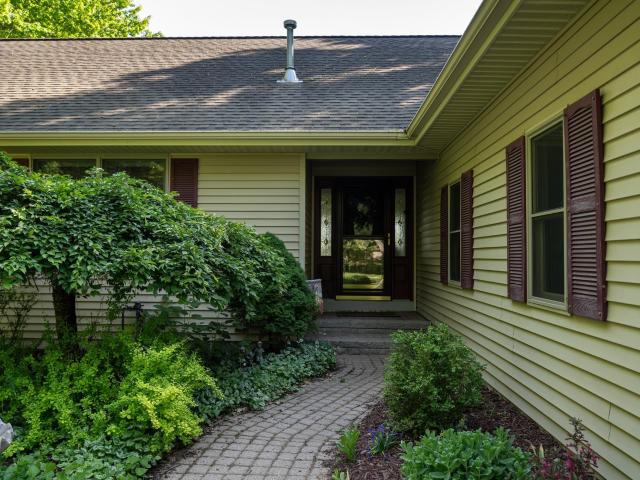 1083 El Camino Grande
