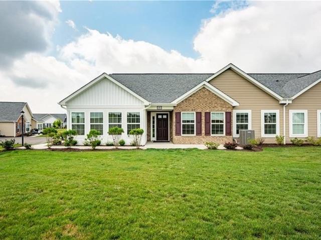 1083 Forest Oaks Dr, Butler, PA 16001