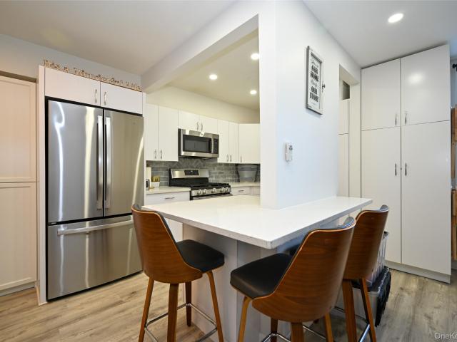 108 05 Astoria Boulevard 1B