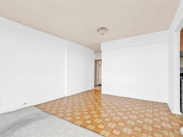 108 05 Astoria Boulevard 6 A