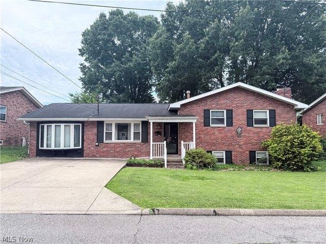108 36th St, Vienna, WV 26105