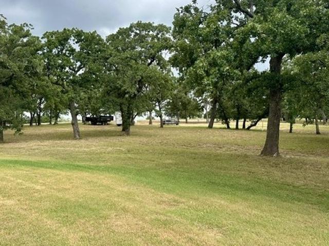 108 Country Club Dr, Nocona, TX 76255