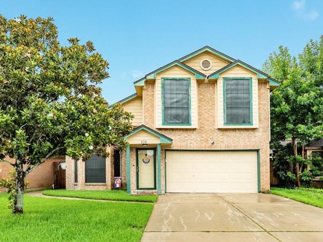 108 Coffee Ln, Lake Jackson, TX 77566