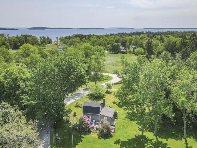 108 Colony Rd, Islesboro, ME 04848