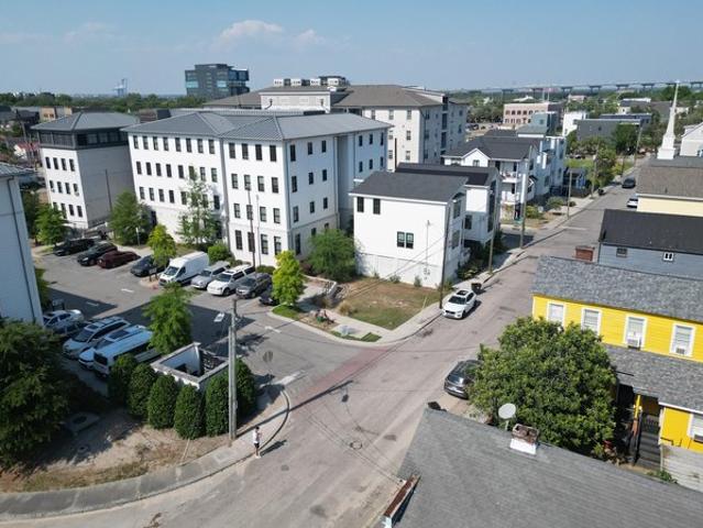 108 Cooper St, Charleston, SC 29403