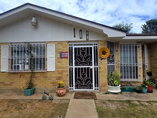 108 California St, Laredo, TX 78041