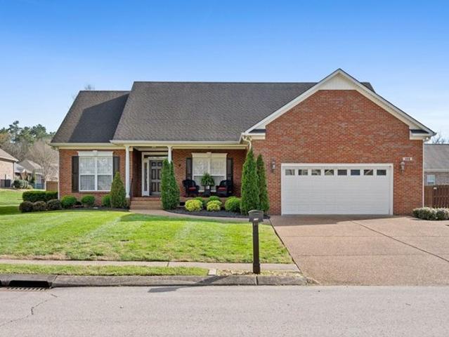 108 Candlewood Ct, Columbia, TN 38401
