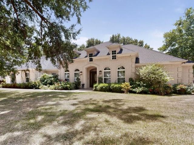108 Cape Shore Dr, Mabank, TX 75143