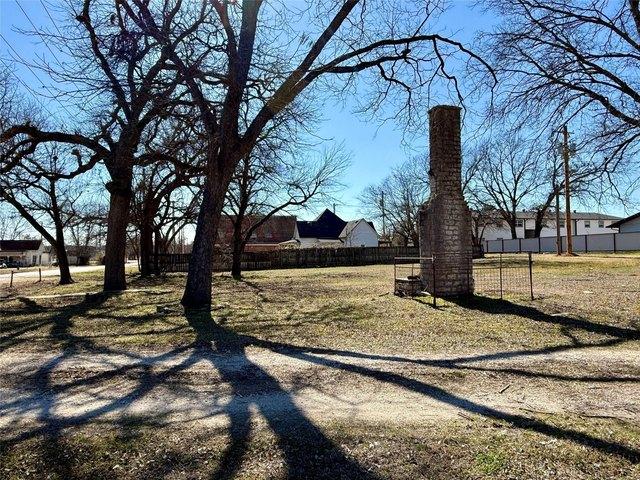 108 Cedar St, Hico, TX 76457