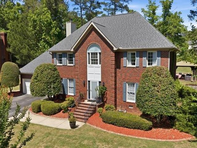 108 Centrepede Ct, Greenwood, SC 29649