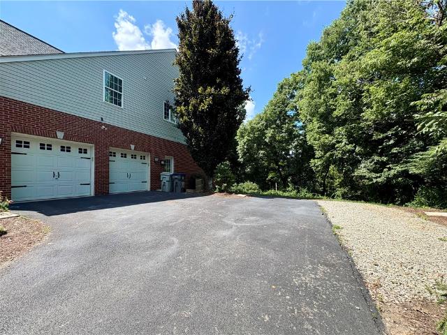 108 Creekwood Dr