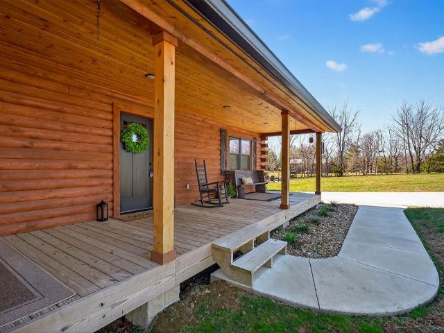 108 Crestview Ln