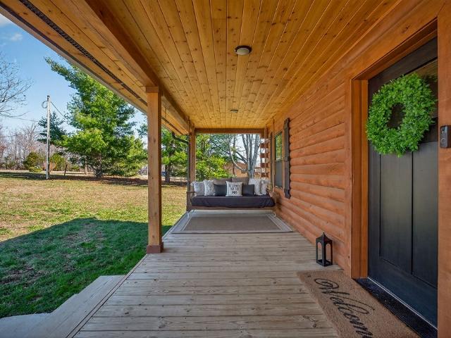 108 Crestview Ln