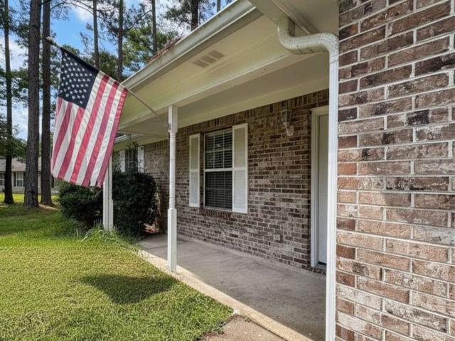 108 Crestwood Court