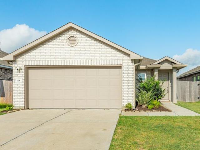 108 Cullen St, Angleton, TX 77515
