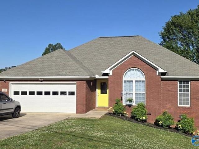 108 Amesbury Dr, Harvest, AL 35749