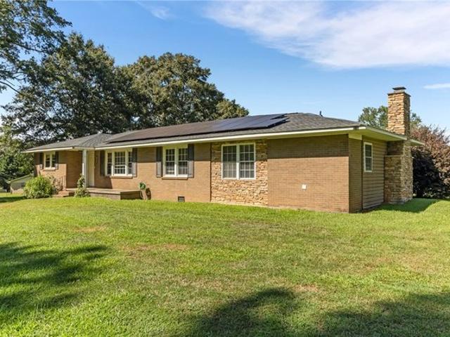 108 Angela Dr, Piedmont, SC 29673