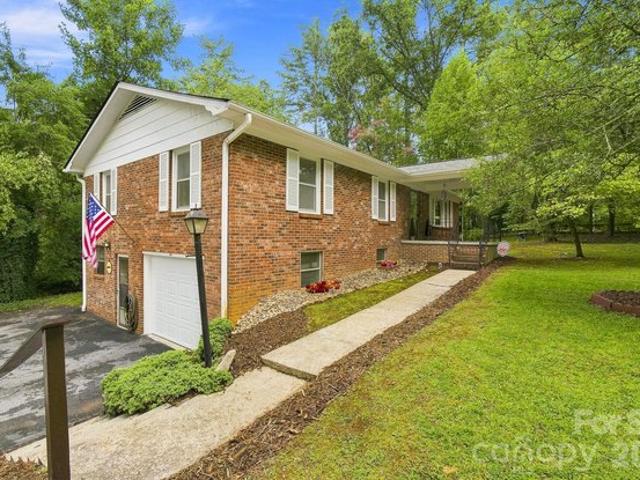 108 Arthur Ln, Hendersonville, NC 28791