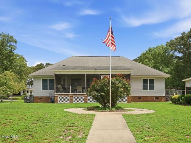 108 Arbor Dr, Washington, NC 27889