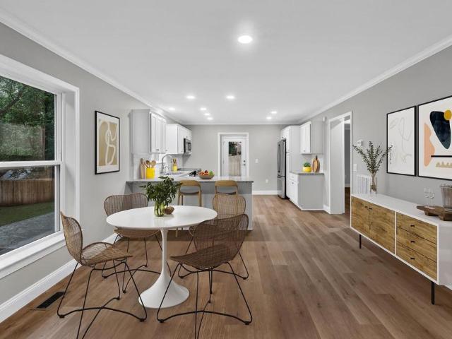 108 Bollingbrook Dr