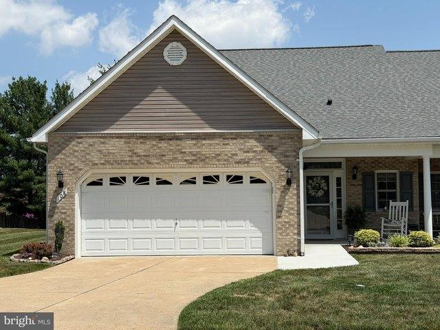 108 Bayberry Ct, Stephens City, VA 22655