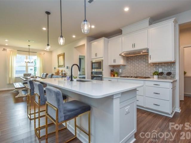 108 Ballou Dr, Mooresville, NC 28115