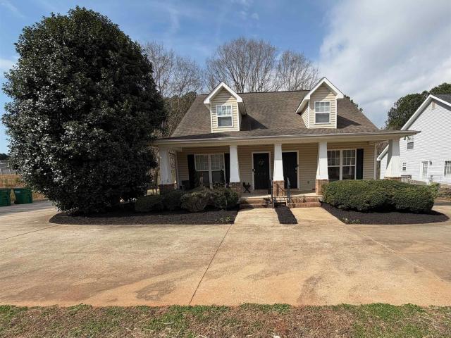 108 Bentwood Circle