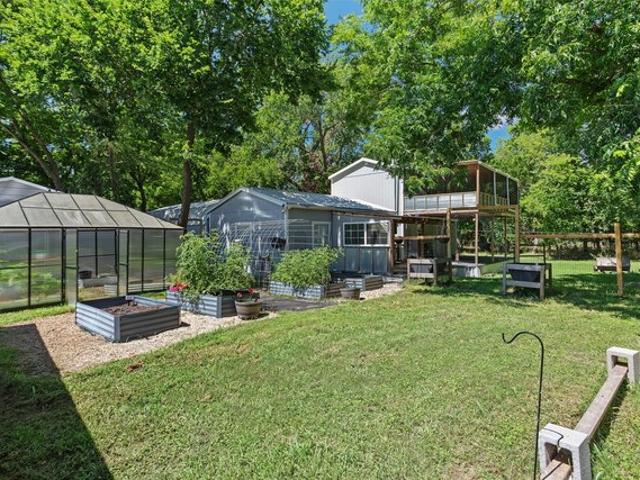 108 Blue Moon Ct, Springtown, TX 76082