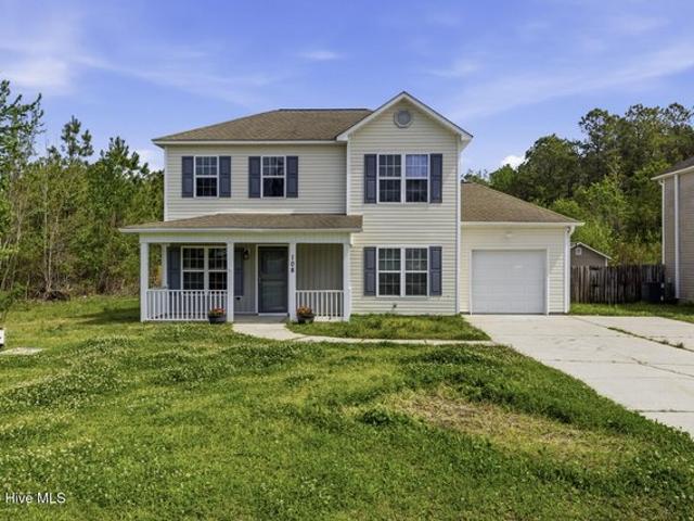 108 Blossom Ct, Maple Hill, NC 28454