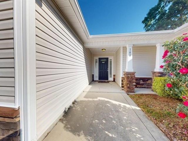 108 Braeburn Blvd, Richlands, NC 28574