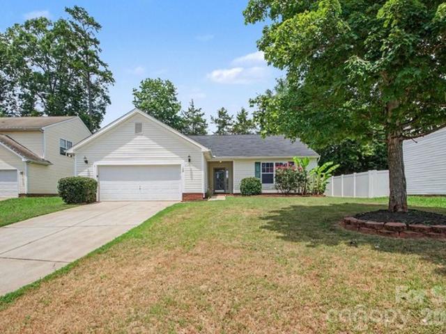 108 Briarwood Ln, Mount Holly, NC 28120