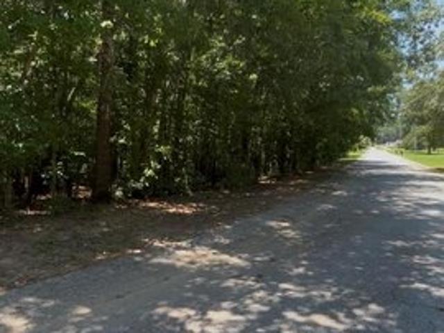 108 Brookwood Ln, Greenwood, SC 29646