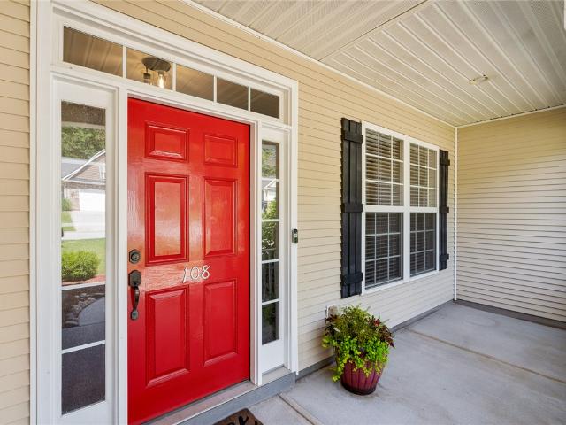 108 Gallant Lane