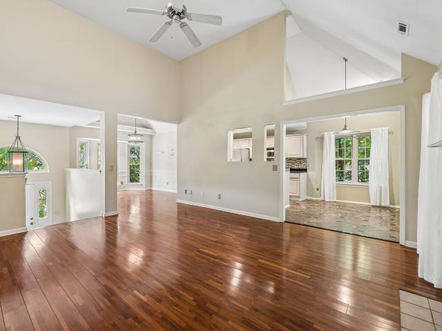 108 Glenway Ct