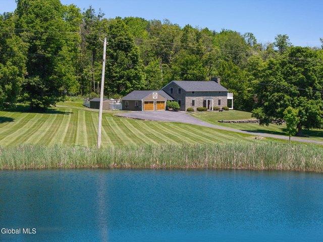108 Grovenors Corners Rd, Cobleskill, NY 12043