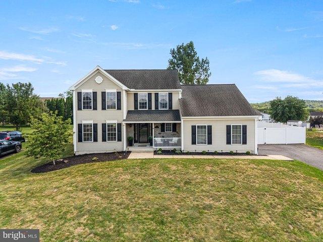 108 Dogwood Dr, Bernville, PA 19506