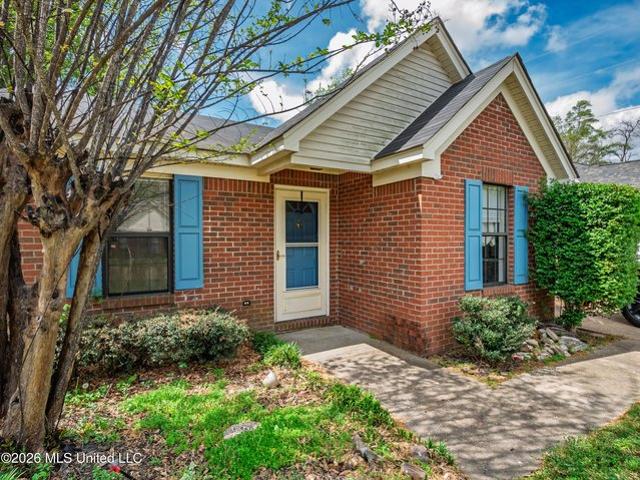 108 Dabney St, Batesville, MS 38606