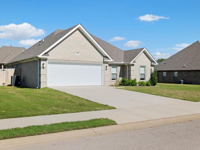 108 Delle Ln