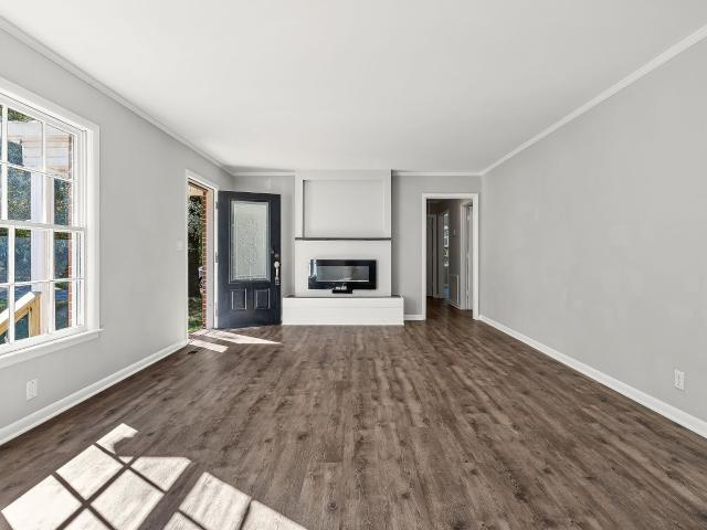 108 Dellwood Ln