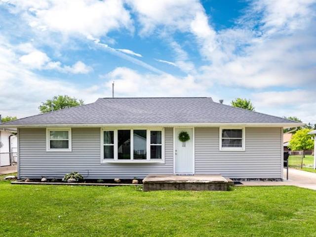 108 Duensing Ln, Washington, IL 61571