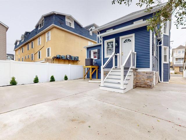 108 E 17th Ave