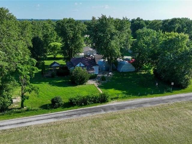 108 E 14th St, Staunton, IL 62088