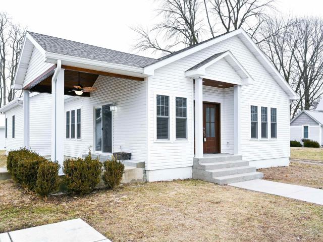 108 E Walnut Street