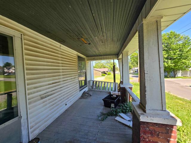 108 E Warrick Street