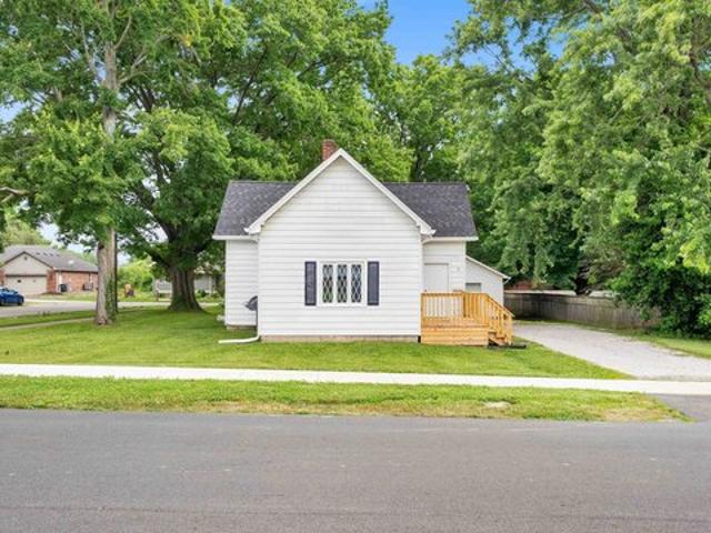 108 E Washington St, Mooresville, IN 46158