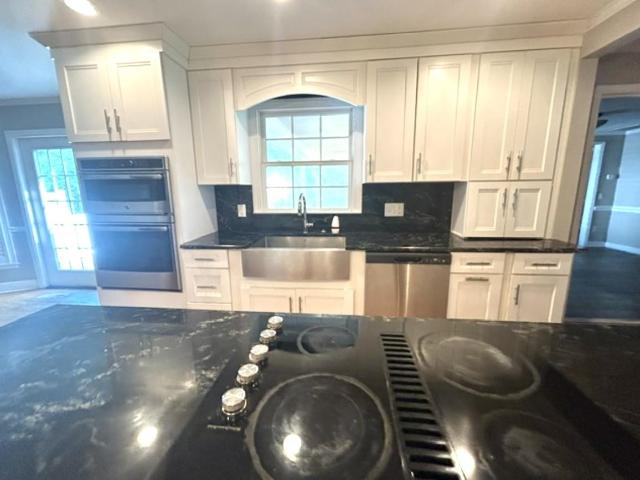 108 E Coker Ln