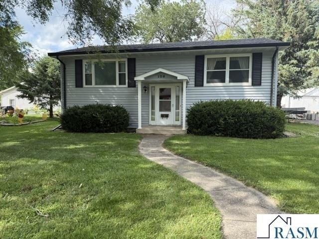 108 E Front St, Saint Clair, MN 56080